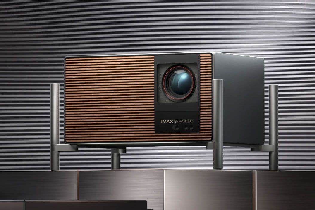 XGIMI presenta el proyector inteligente profesional 4K TITAN Noir Max ...